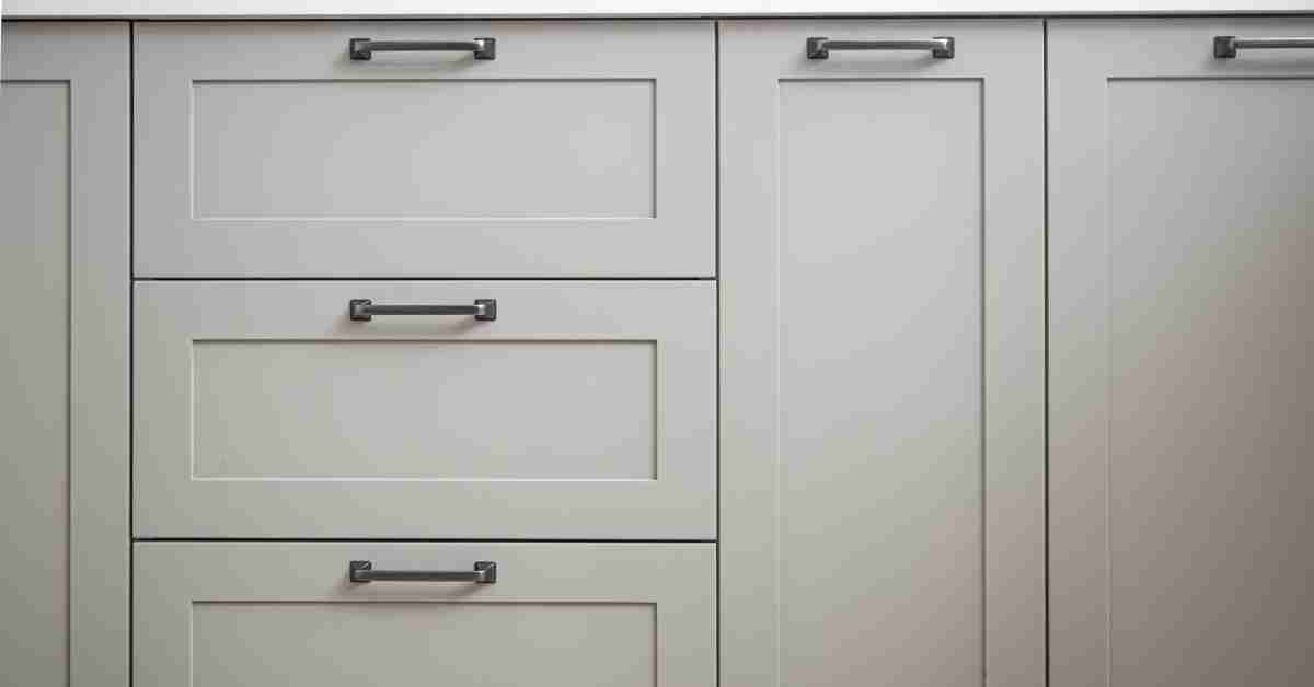 Custom vs. Pre-Fab Cabinets: Which Is Right for You?